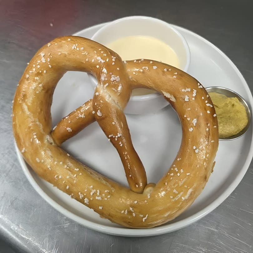 Best Bar and grill in Castle Rock, CO | Bucket List Tavern & Doug's ...