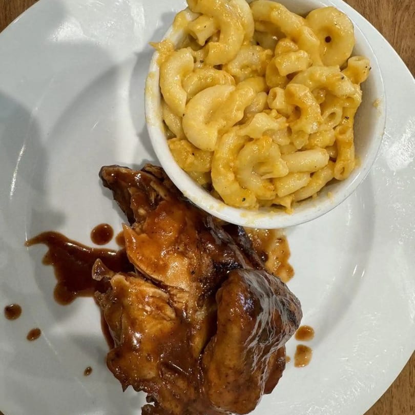 Best Southern food in Winnetka, CA | Les Sisters' Southern Kitchen ...