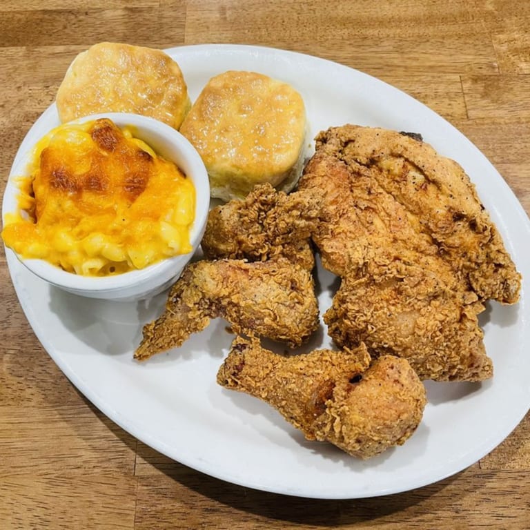 Best Southern food in Winnetka, CA | Les Sisters' Southern Kitchen ...