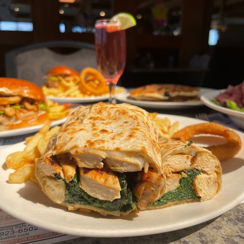 Best Diner in Commack, NY | Candlelight Diner | Diner near me